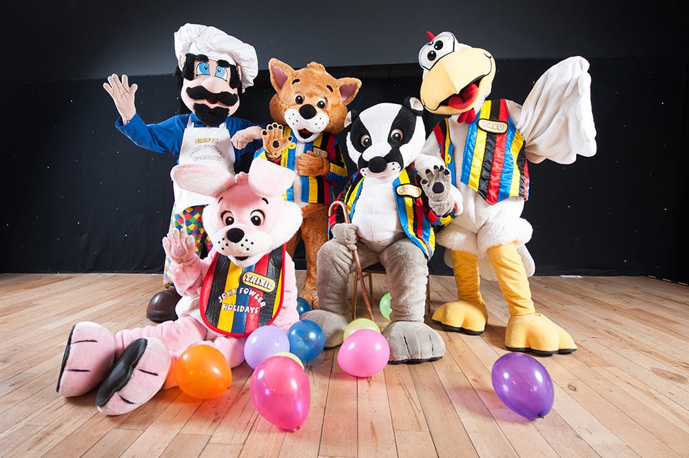 Holiday Entertainment | Music, Kids Club & More | John Fowler