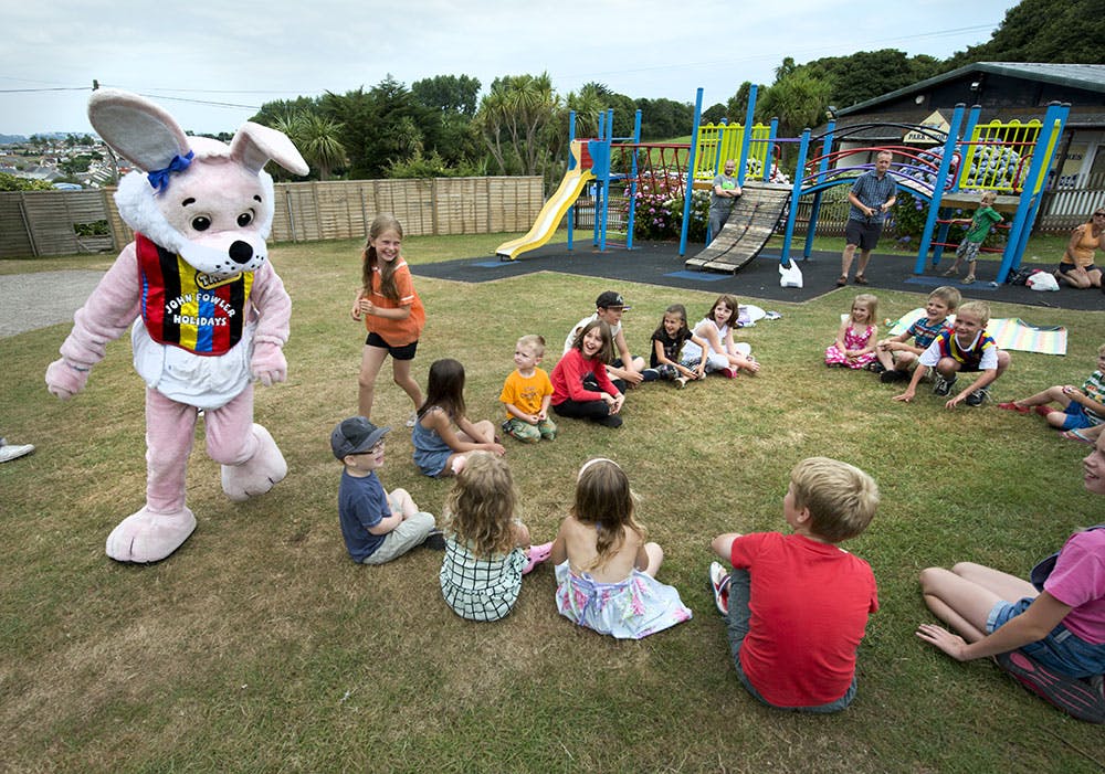 Foxy Club | Kids Holiday Entertainment | John Fowler